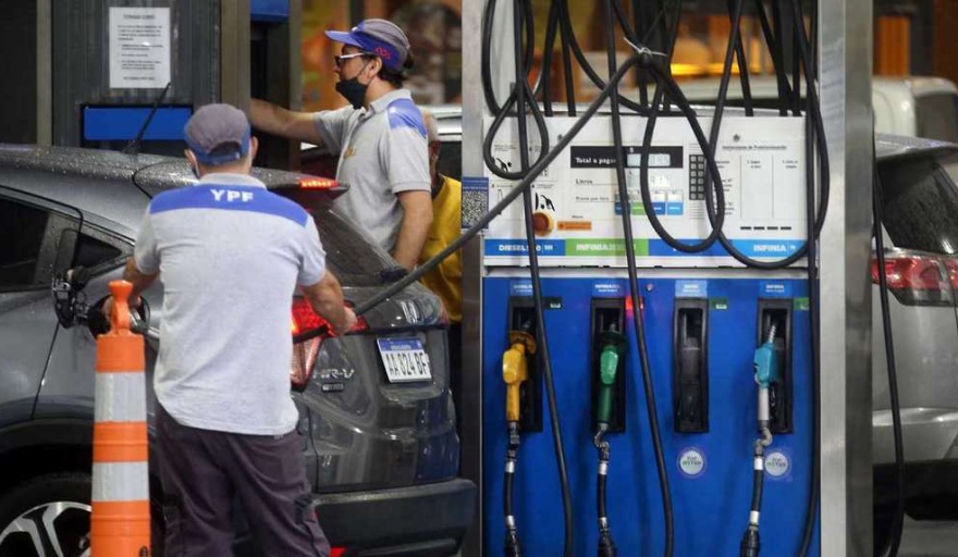 YPF aumentó el precio de los combustibles: Los nuevos valores para nafta y gasoil - Noticias de ...